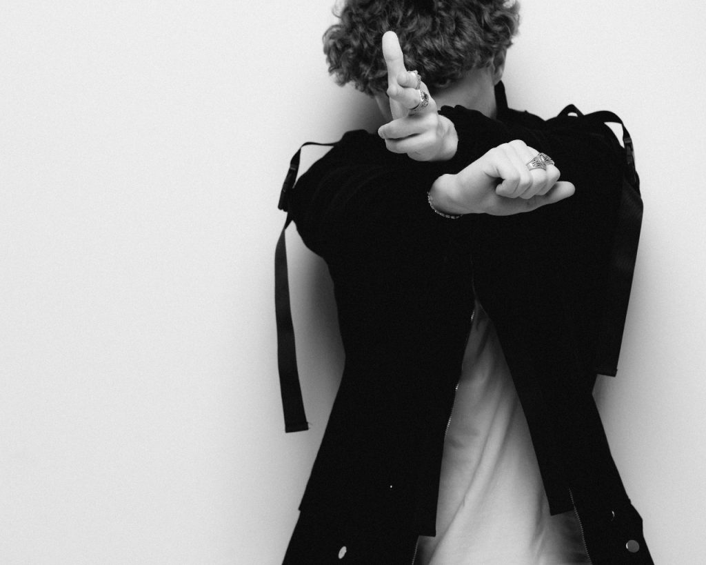 « Là où les cœurs se pendent », le nouvel album de Suzuya – Concertmag